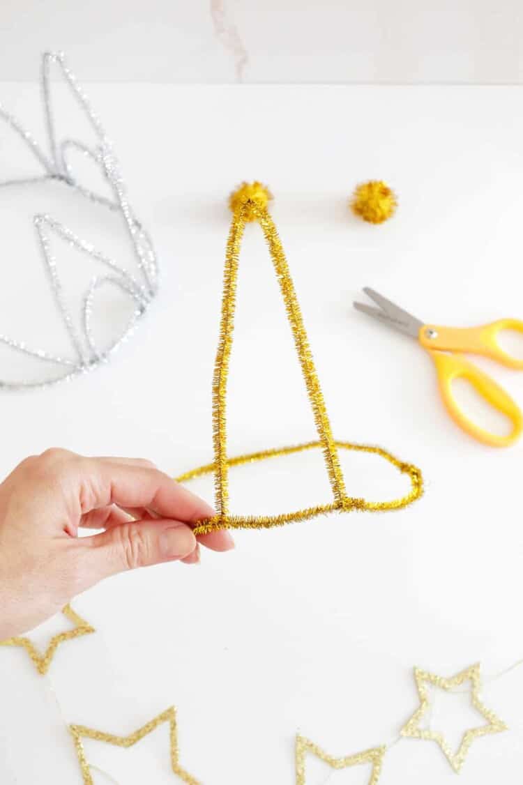 Pipe Cleaner Crown - Childhood Magic