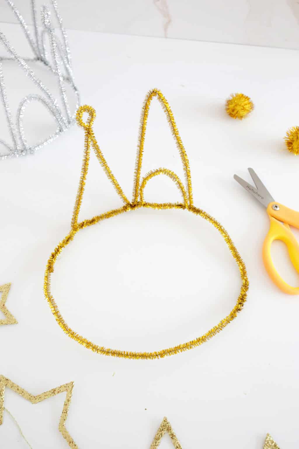 Pipe Cleaner Crown - Childhood Magic