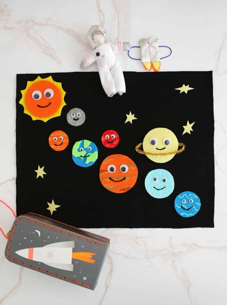 Solar System Felt Board Craft For Kids! - Childhood Magic