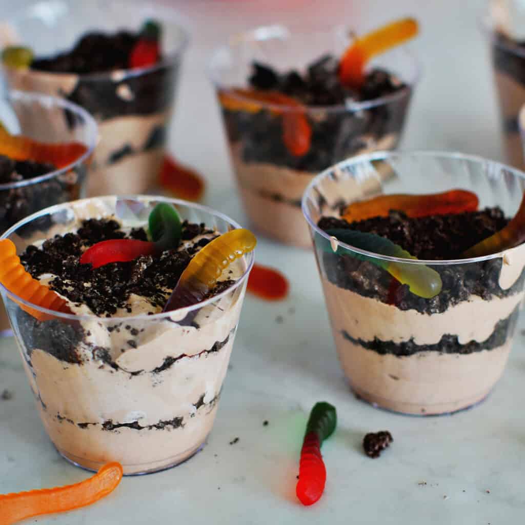 Easy Dirt Cups - Childhood Magic